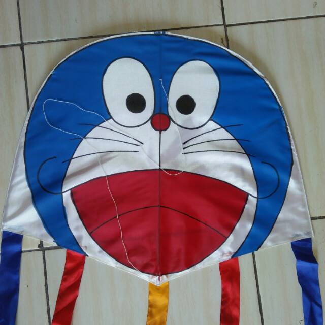 Jual LAYANGAN HIAS GAMBAR KARTUN DORAEMON/GROSIR LAYANGAN HIAS MURAH ...