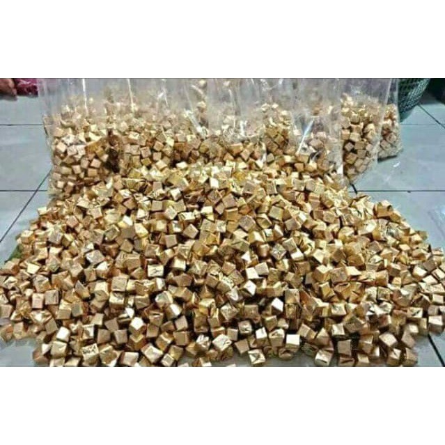 Jual Silverqueen pyramid 1 kilo | Shopee Indonesia