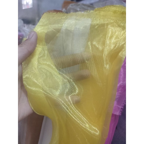 Jual bahan kain kaca kuning kenari terang jahit murah yard gulungan ...