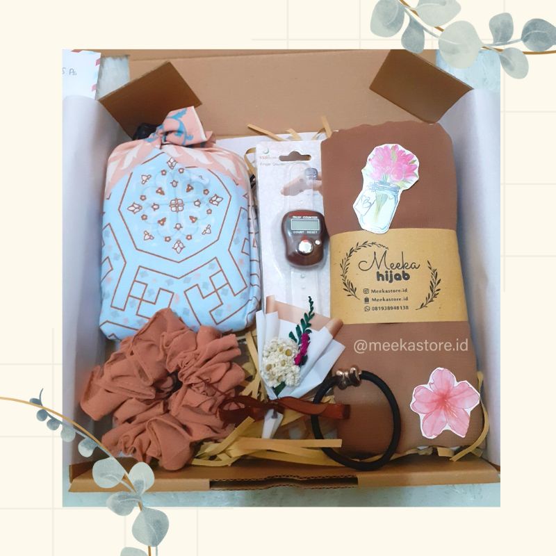 Jual Gift Box Hampers Hijab Hampers Graduation Sempro Wedding Ulang ...