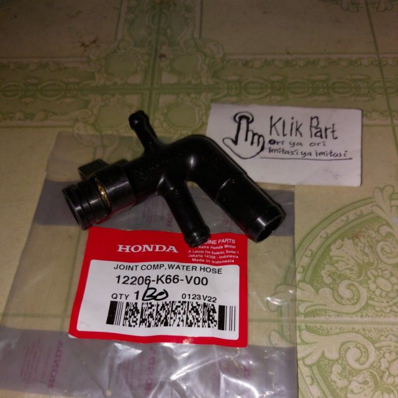 Jual 12206-k66-v00 joint comp water house sambungan selang radiator adv150 vario 125, vario 150 ...