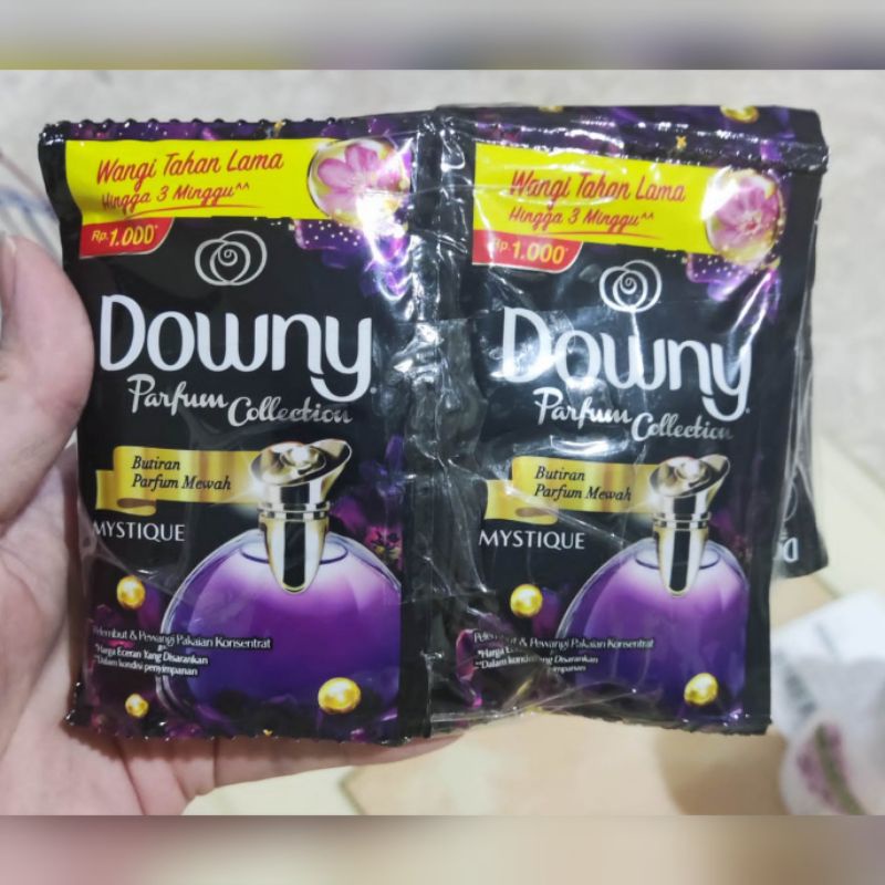 Jual Downy Parfum Collection Mystique Peleembut dan pewangi pakaian Sachet Renteng 12 pcs ...
