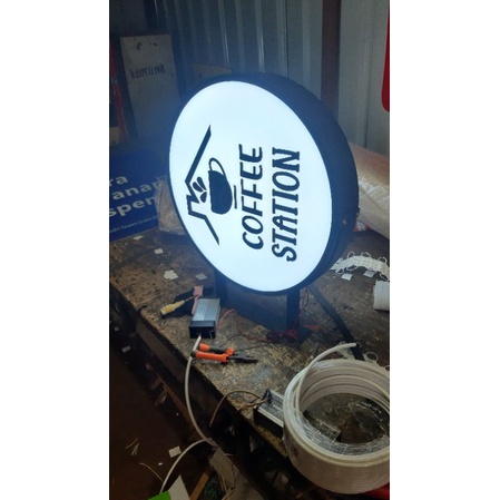 Jual neon box bulat 100cm x 2 sisi dengan bracket dinding | Shopee ...