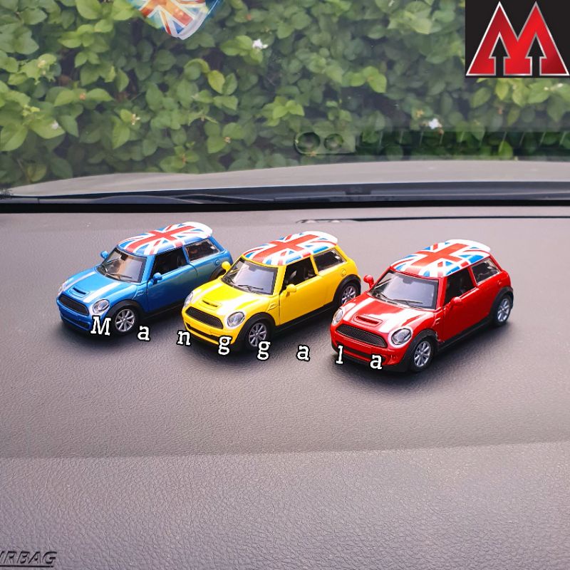 Jual Pajangan Miniatur Diecast Mainan Mobil Mobilan Mini Cooper Bendera ...