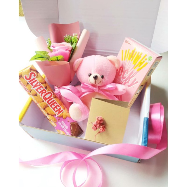Jual (S) SNACK BOX PINK BUNGA Kado Ulang Tahun/ Kado Wisuda/ Kado ...