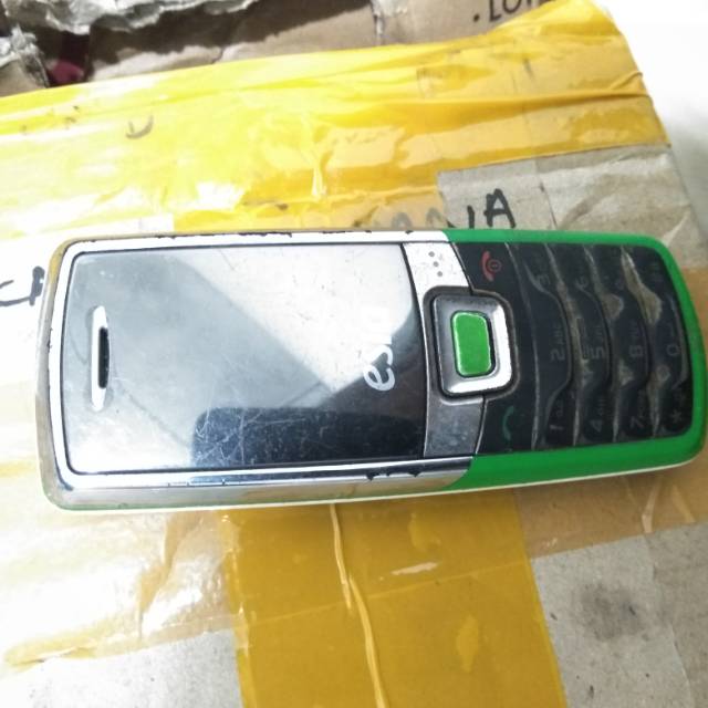 Jual hp jadul esia hidayah cdma, masih nyala normal tidak ada kendala, buat koleksi bisa ...