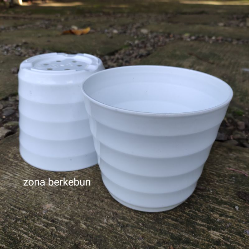 Jual POT PUTIH TANAMAN UK.18 / POT BUNGA PUTIH / POT HIAS | Shopee ...