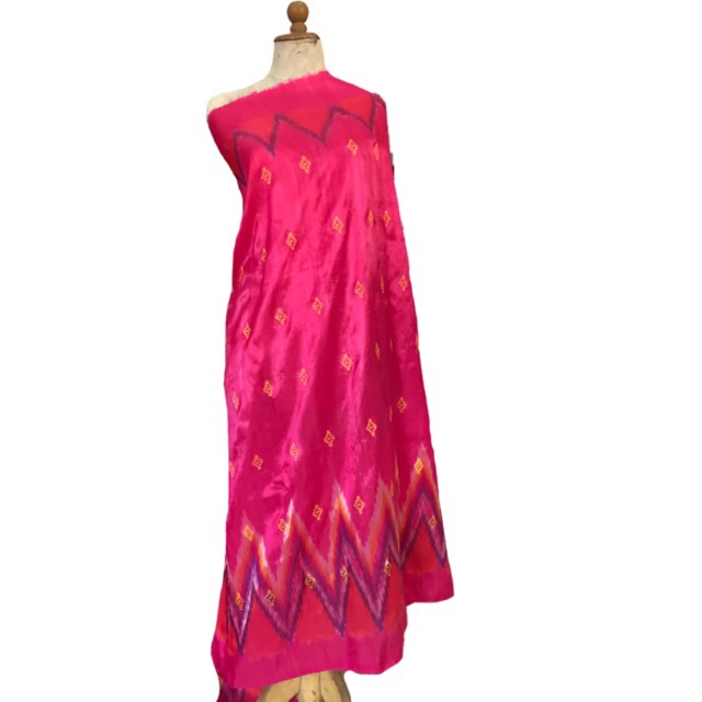 Jual Kain Tenun Ikat Sutra Bugis Sengkang, Makassar “0,5 meter ...