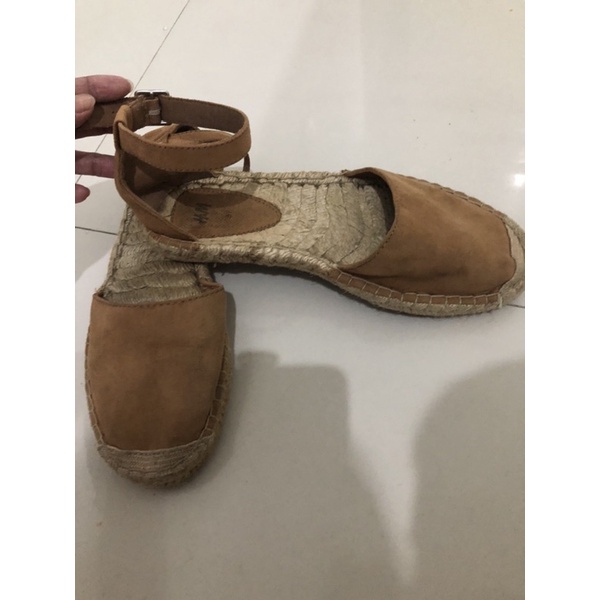 Jual Seatu sandal H&M (preloved) | Shopee Indonesia