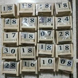 Jual Kalender Kayu Aesthetic/Kalender abadi 1 SET 1-31 JANUARI-DESEMBER ...