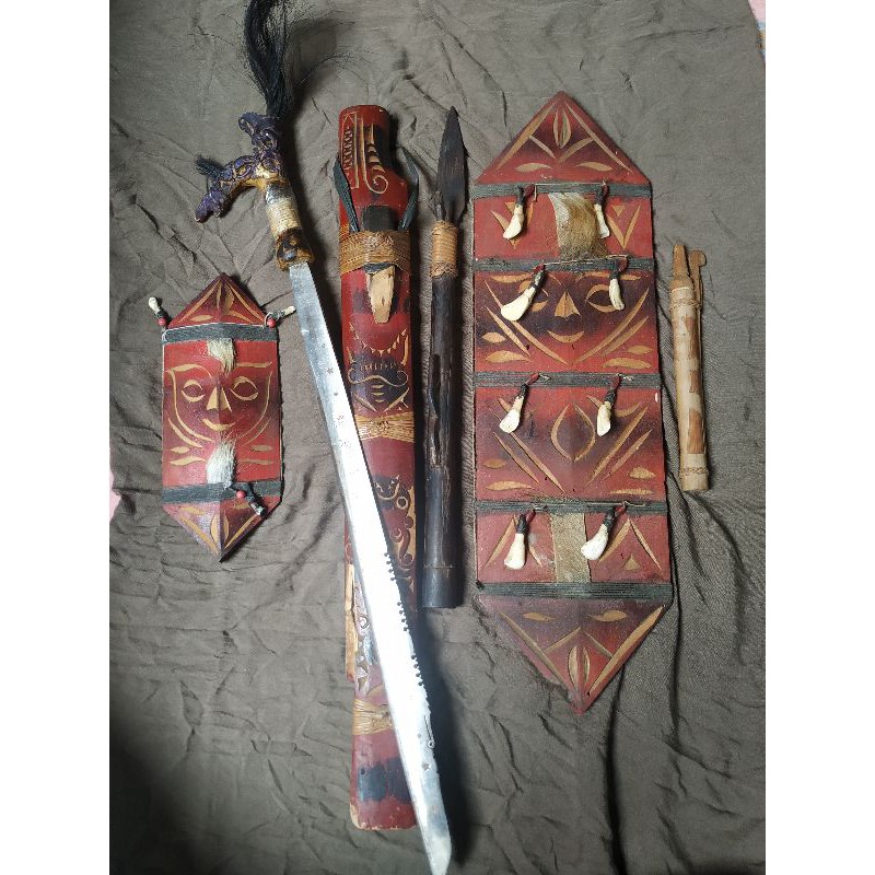 Jual Mandau sepuh asli kualitalangkar dan mewah peninggalan | Shopee ...