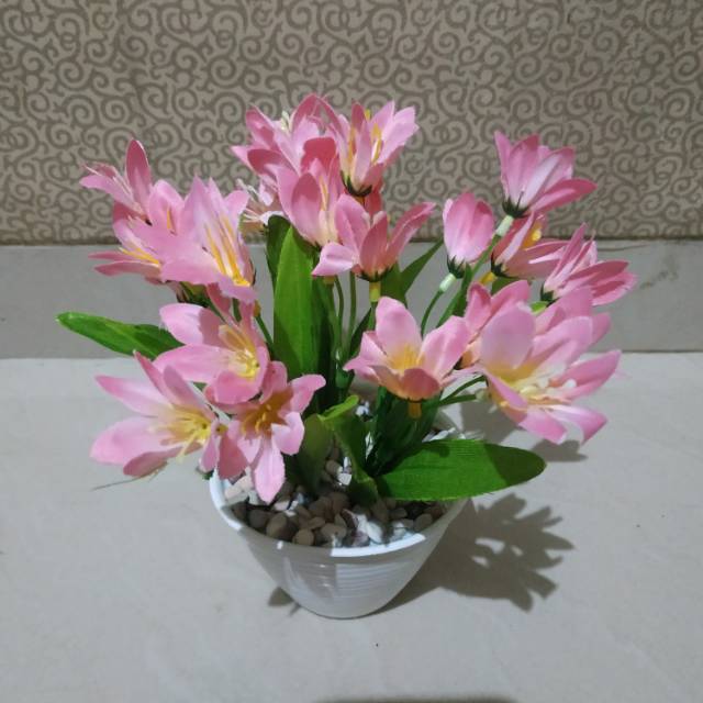 Jual Rangkaian bunga Lily palsu tanaman artifisial | Shopee Indonesia