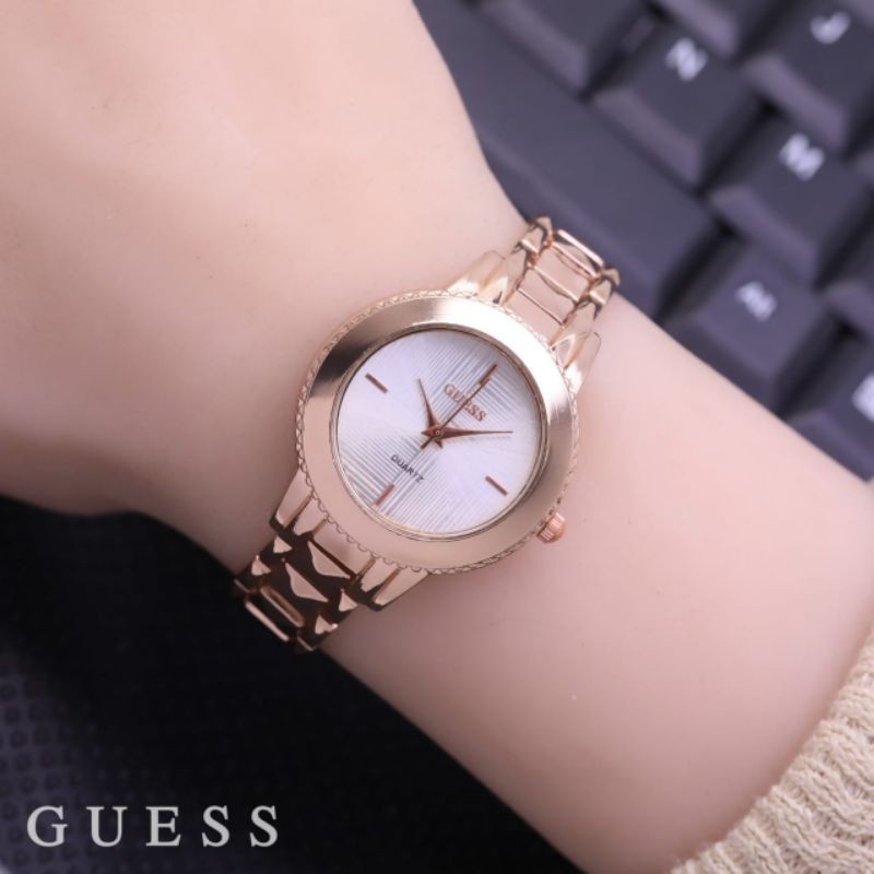 Jual JAM TANGAN WANITA GUESS RANTAI UKURAN 3.4CM | Shopee Indonesia