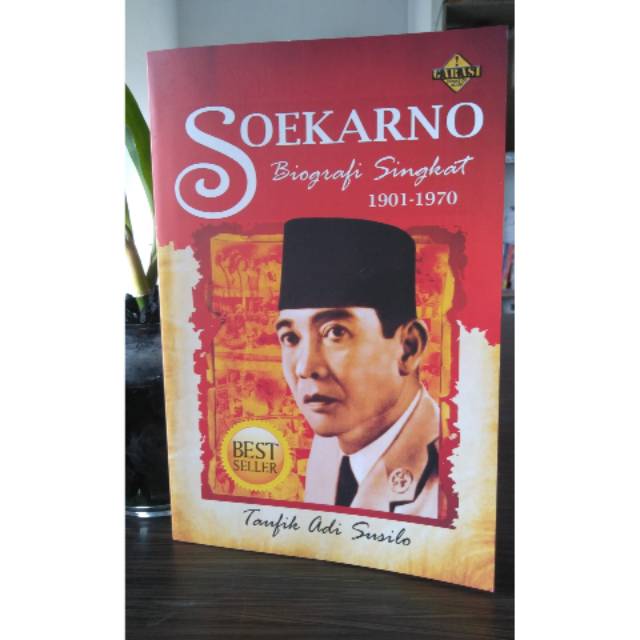 Jual Soekarno Biografi Singkat 1901-1970 -Taufik Adi Susilo | Shopee ...