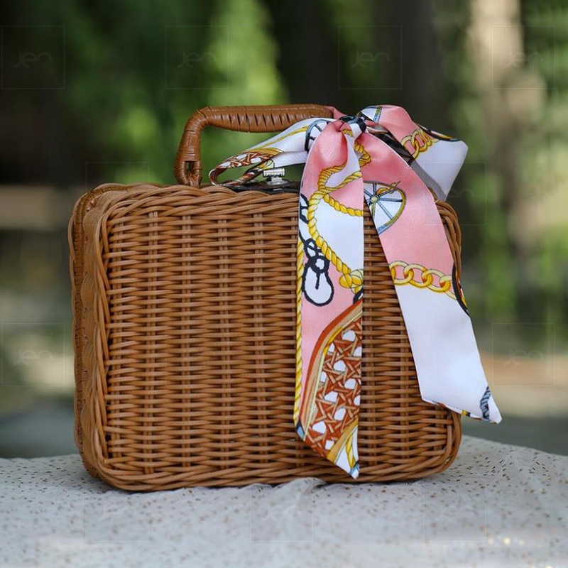 Jual Keranjang Rotan Piknik Parcel Hampers Box Picnic Box Medium ...