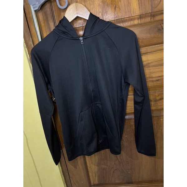 Jual Uniqlo Running Black | Shopee Indonesia