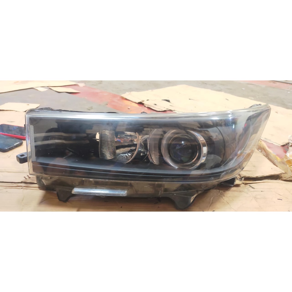 Jual CUSTOM LAMPU HEADLAMP INNOVA REBORN G | Shopee Indonesia