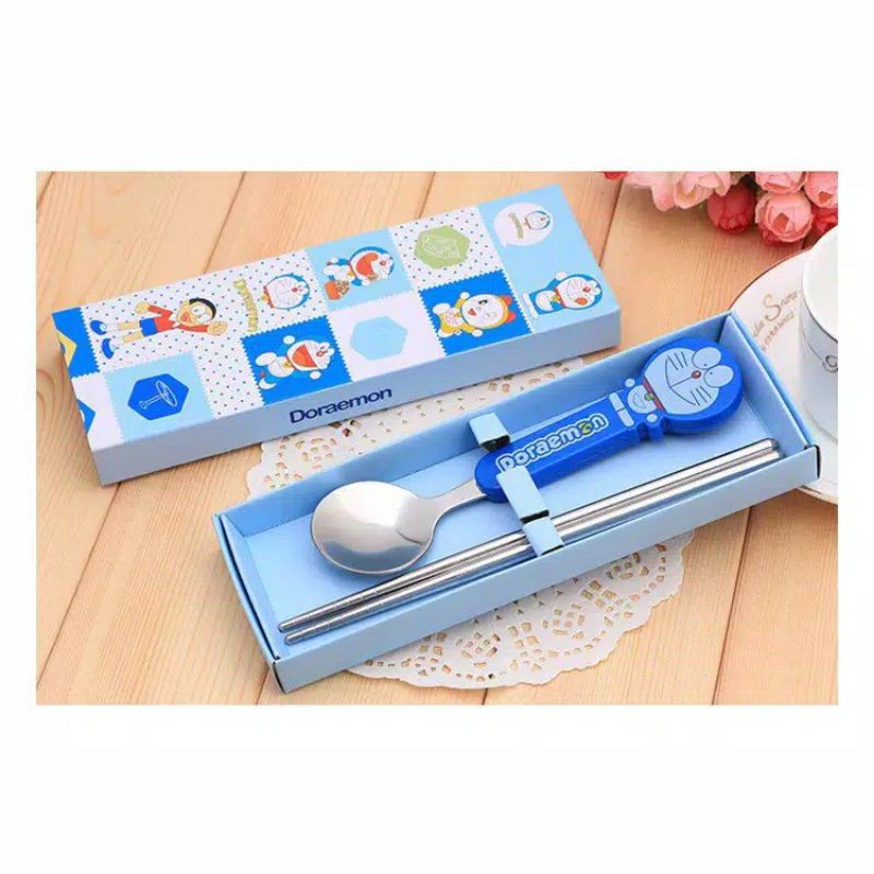 Jual Sendok dan Sumpit Set Karakter Doraemon | Shopee Indonesia