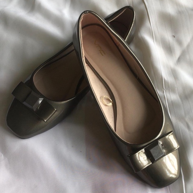 Jual Preloved VNC flat shoes (good condition) | Shopee Indonesia