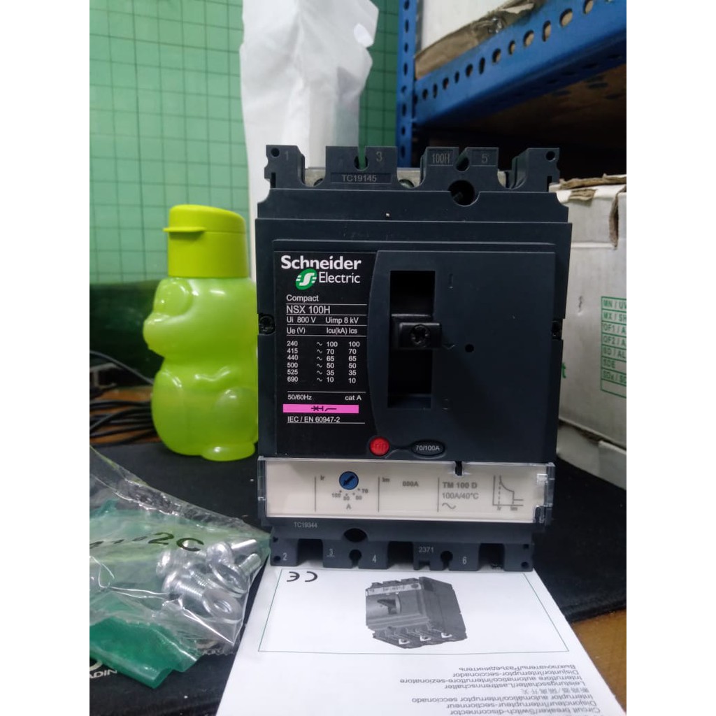 Jual CIRCUIT BREAKER COMPACT NSX LV429670 NSX100H SCHNEIDER | Shopee ...