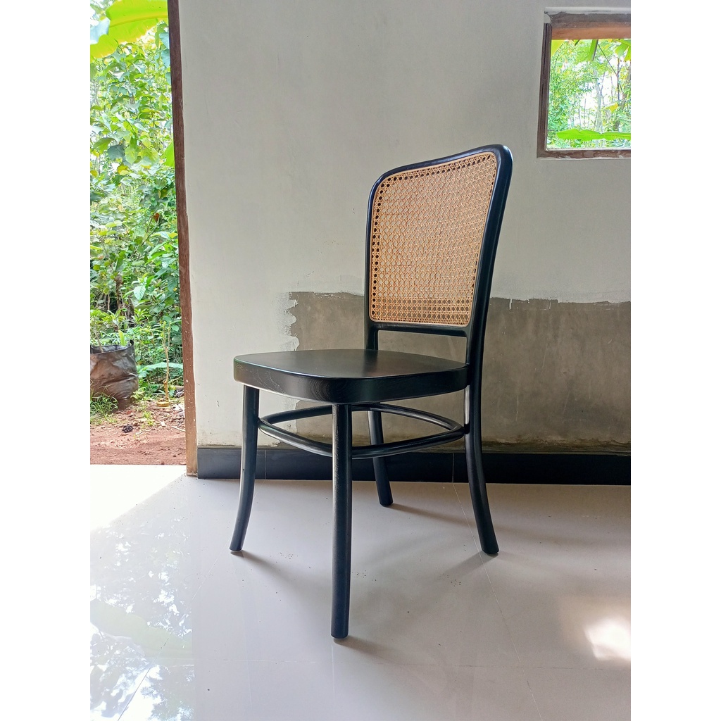 Jual Kursi Kayu Rotan Round Black Rattan Chair Custom Kursi Cafe ...