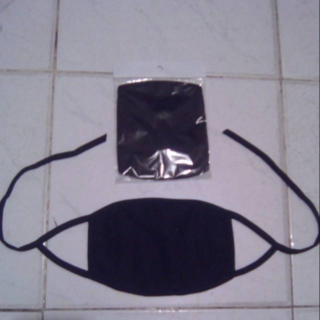 Jual MASKER KAIN HITAM MODEL POLOS LEBAR | Shopee Indonesia