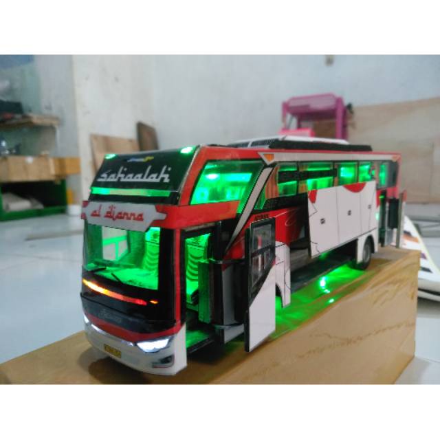 Jual Miniatur bis new shantika merah putih | Shopee Indonesia