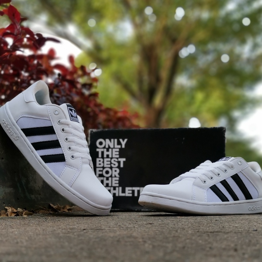 Jual Sepatu sneakers Pria Putih Hitam Sepatu Pria Keren kekinian Buat ...