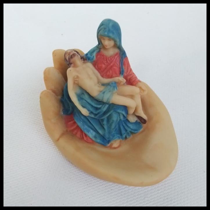 Jual Patung Tangan Pieta Mini 6 Cm Yesus Dalam Pangkuan Bunda Maria ...
