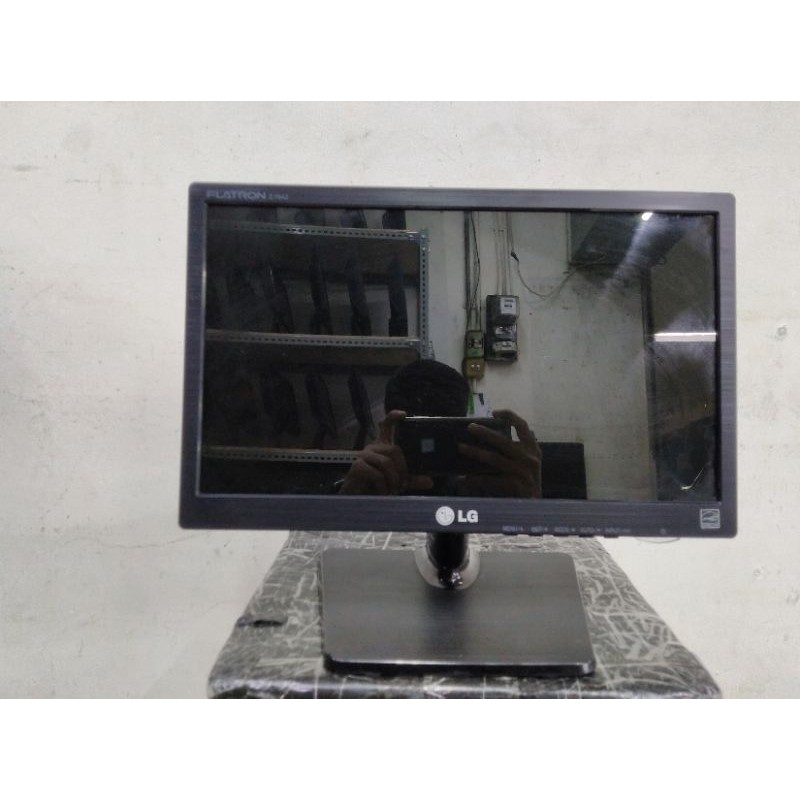 Jual MONITOR LG LED 16 INCH SUPER MURAH | Shopee Indonesia