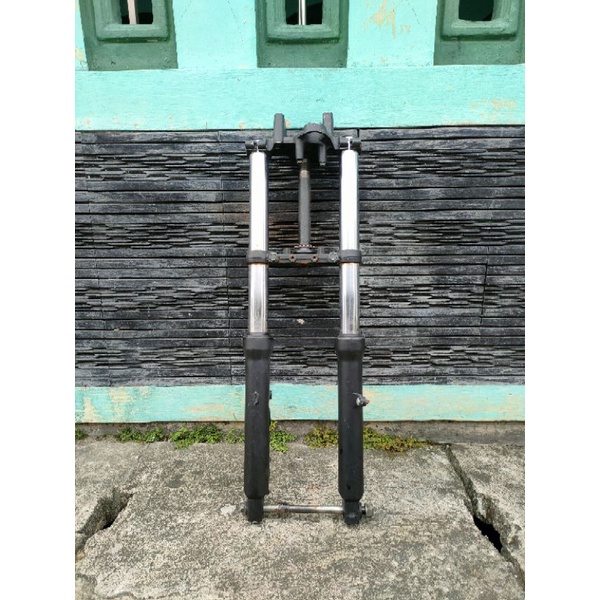 Jual Shockbreaker shock depan set Segitiga Yamaha Byson Original | Shopee Indonesia