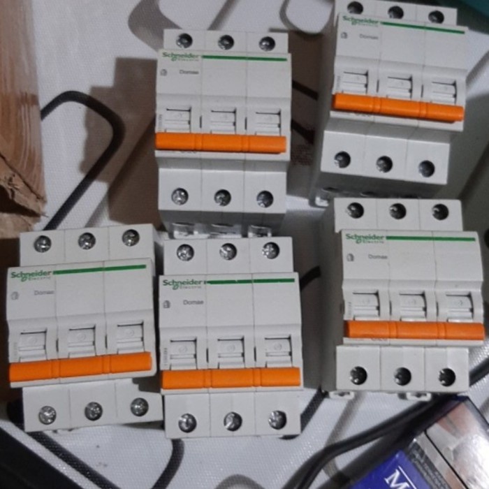 Jual Mcb Schneider Domae 3phase 6A,10A,16A,20A,25A,32A,40A,50A,63A 3P | Shopee Indonesia