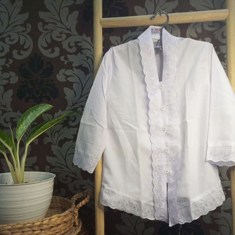 Jual BAJU KEBAYA PUTIH POLOS RENDA | Shopee Indonesia