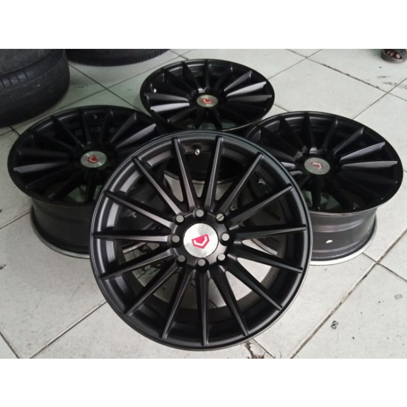 Jual Velg Mobil Second Vossen Ring 15x7 Pcd Baut 4x100/114 ET 35 Black Buat Jazz Sigra Calya ...