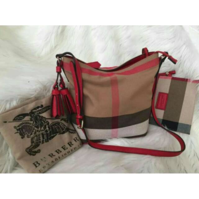 Jual BURBERRY HOBO ADA DOMPET | Shopee Indonesia