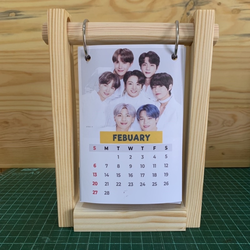 Jual KALENDER MEJA AESTHETIC TEMA KALENDER BTS 2024 MODEL GANTUNG ...