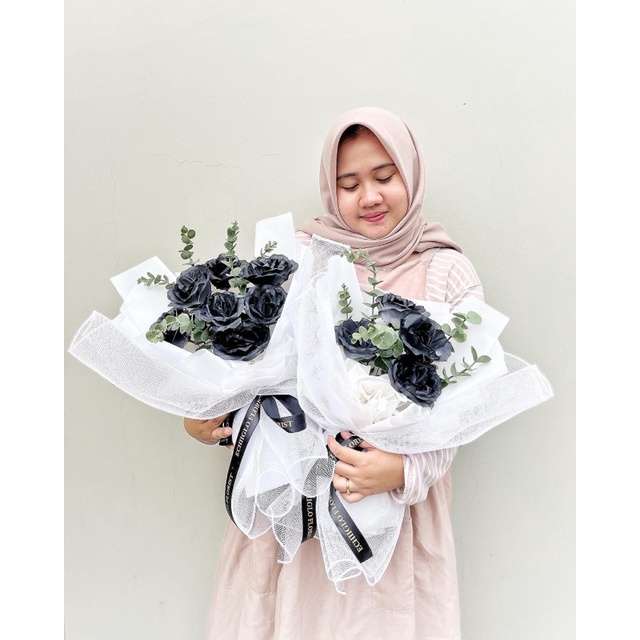 Jual black rose bouquet buket bunga mawar hitam artificial kado cowo ...