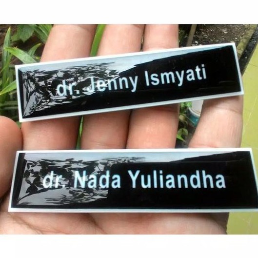 Jual name tag/ bad nama dada dengan bahan akrilik | Shopee Indonesia