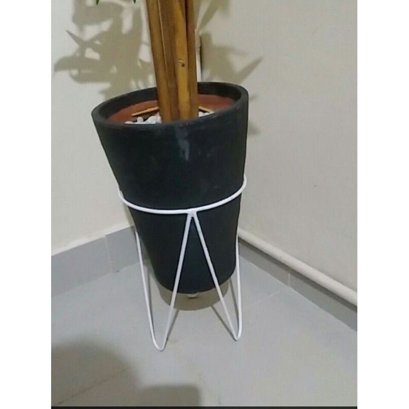 Jual standing besi/ dudukan pot tanaman 21cm tinggi 30cm | Shopee Indonesia