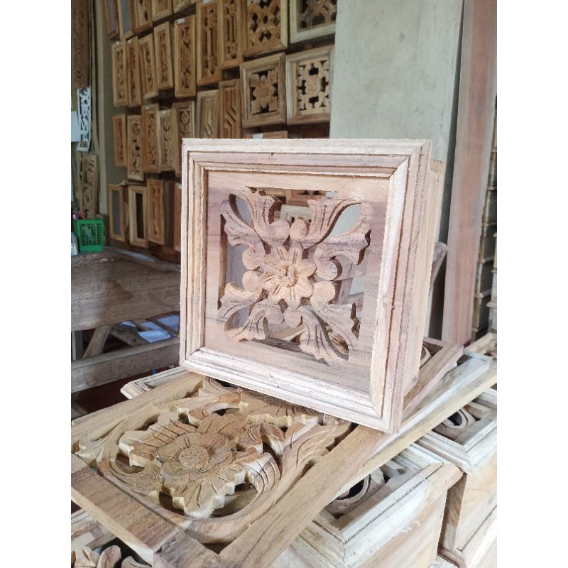 Jual Loster Kayu Jati Ukir 25 x 25 cm | Shopee Indonesia