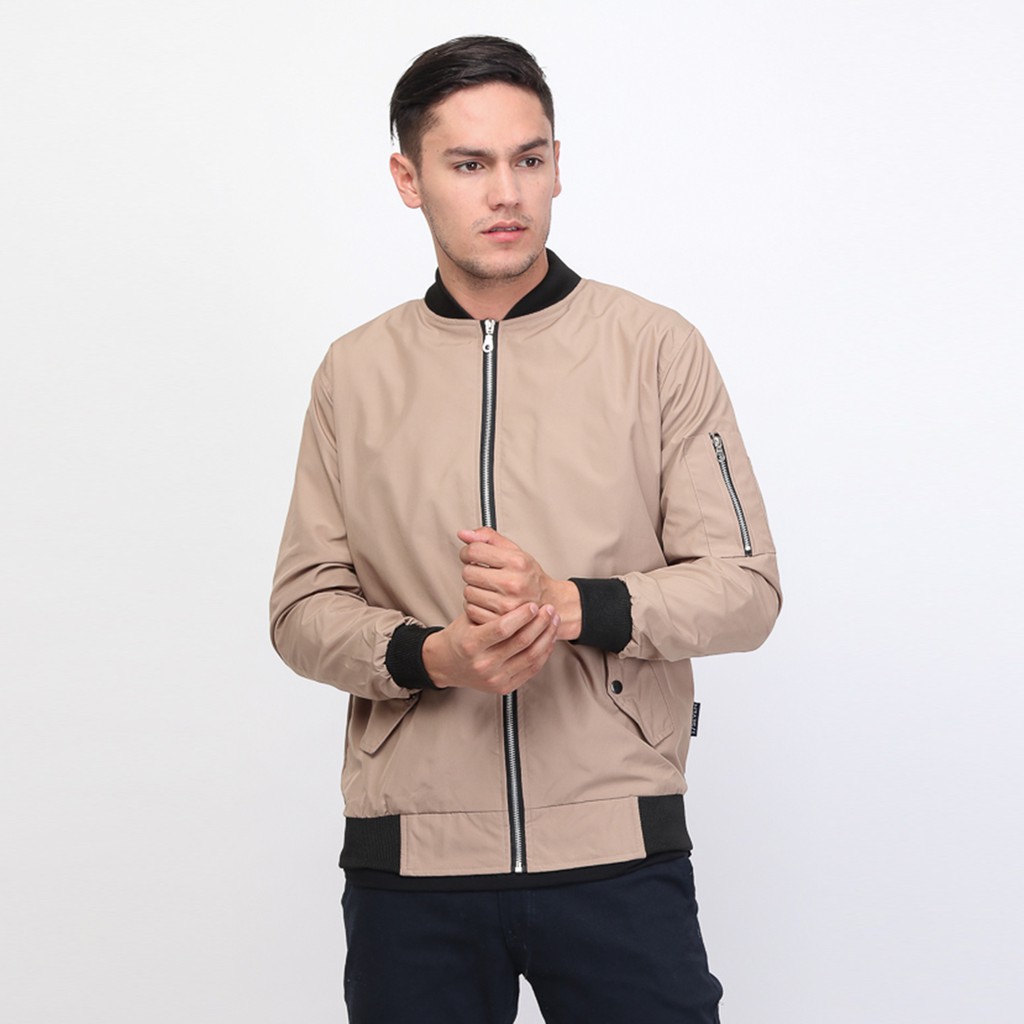 Jual 17Seven Original Jaket Bomber Pria 0012-Basic Cream | Shopee Indonesia