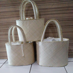 Jual Tas Parsel Pandan set /tas anyaman pandan polos set 3 | Shopee ...