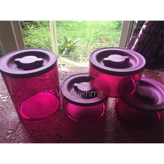 Jual Tupperware premier collection/toples ungu tua | Shopee Indonesia