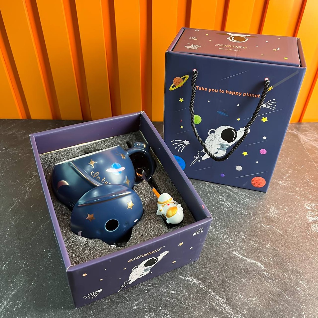 Jual Planet Space Astronaut Ceramic Mug/Cup (with Lid and Spoon) Gift ...