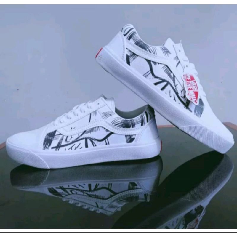 Jual sepatu kets casual trend terbaru white list motif | Shopee Indonesia