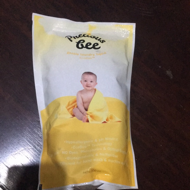Jual Precious Bee Gentle Laundry Liquid 900ml | Shopee Indonesia