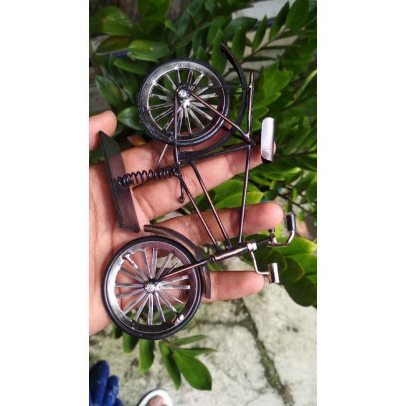 Jual miniatur sepeda onthel ontel jawa cowok pajangan meja dasboard ...