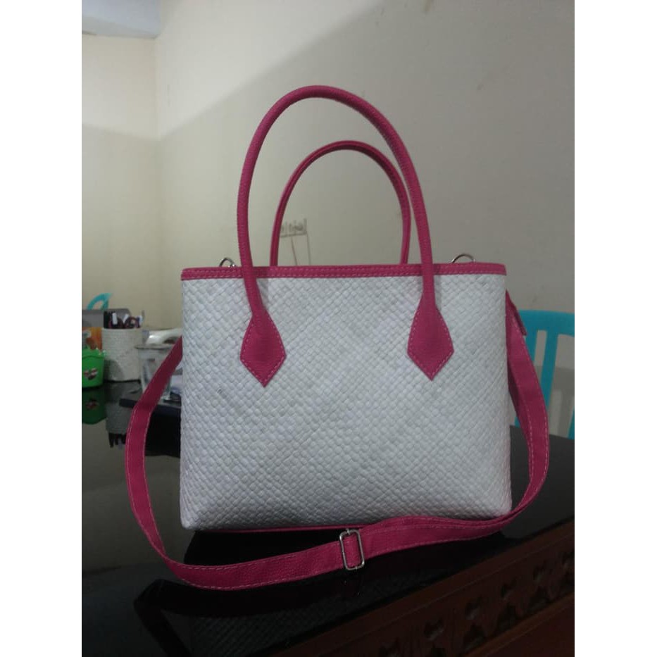 Jual Tas Anyaman Pandan Model Webe Kecil / Tas Anyaman Pandan Decoupage ...