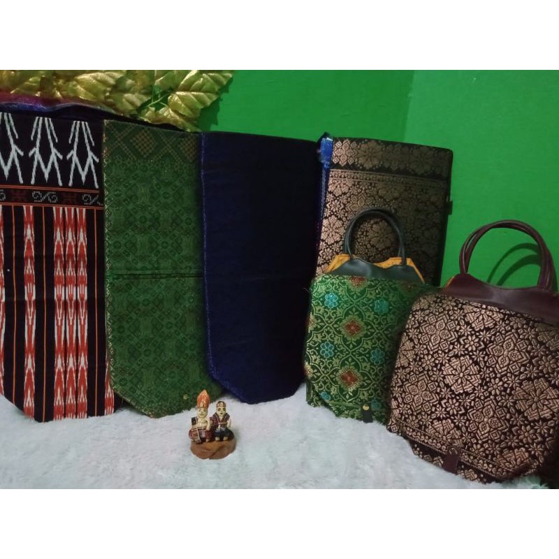 Jual Tandok Ulos bisa dijadikan Tas ( geser ke kiri utk pilihan lainnya ...