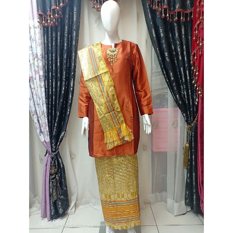 Jual SET BAJU KURUNG ROK SONGKET DAN SELENDANG / BAJU KURUNG MELAYU KAIN SONGKET | Shopee Indonesia